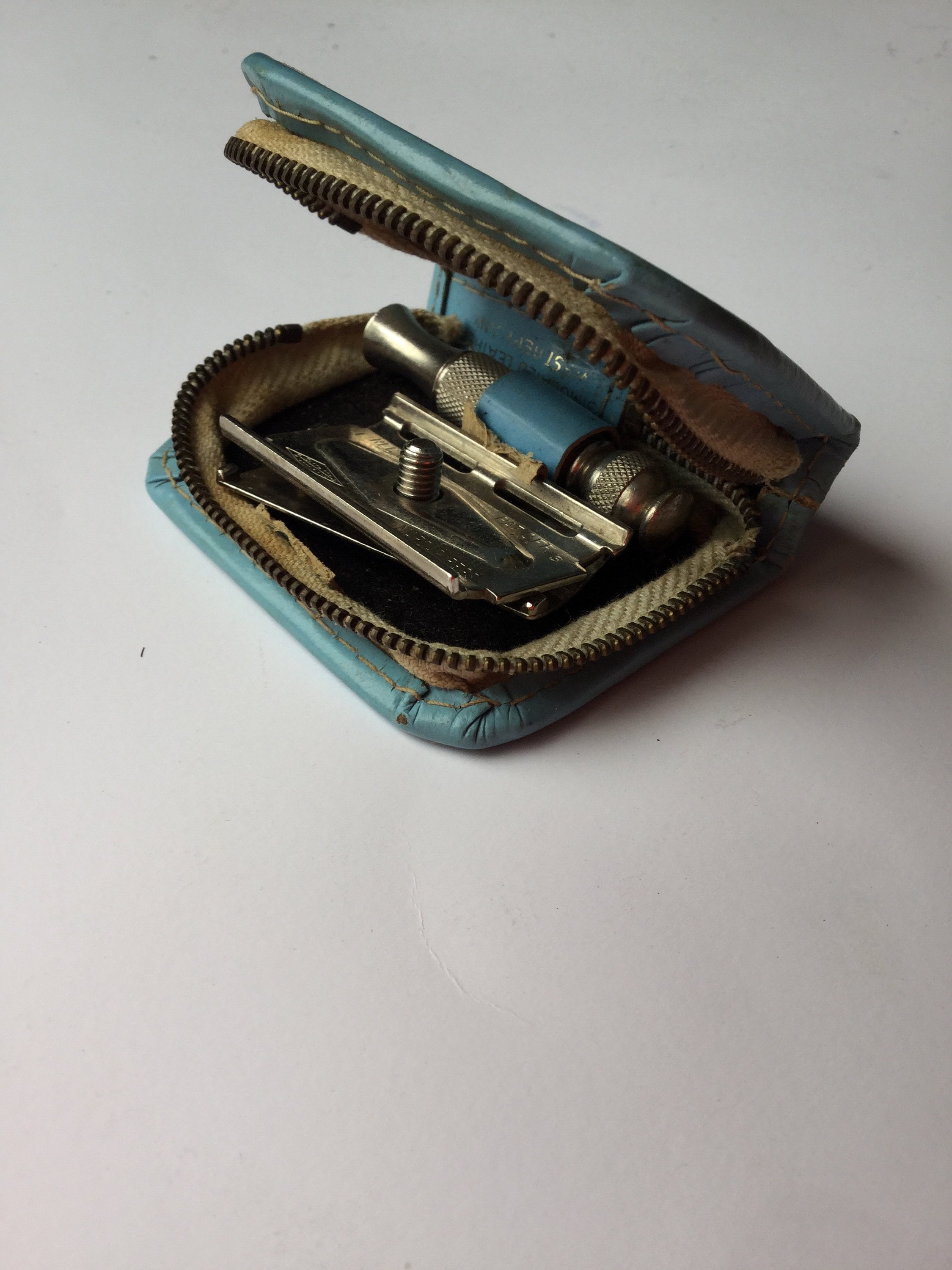 GILLETTE Vintage Travel Straight Razor & Case Simulated | Etsy