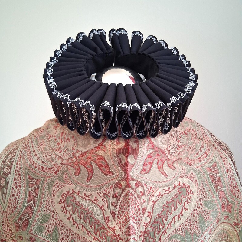Elizabethan Ruff - Etsy