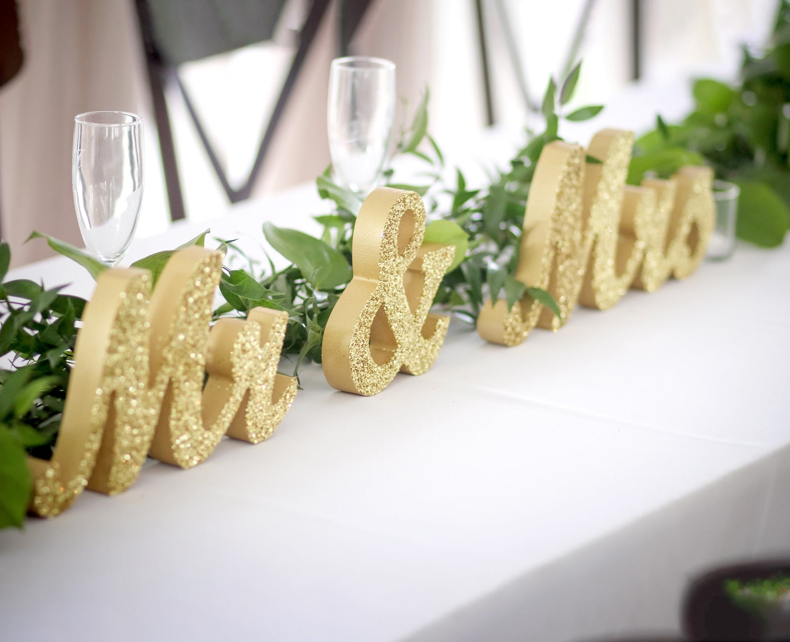 Mr and Mrs Sign Wedding Table Signs for Wedding Sweetheart Table Decor ...