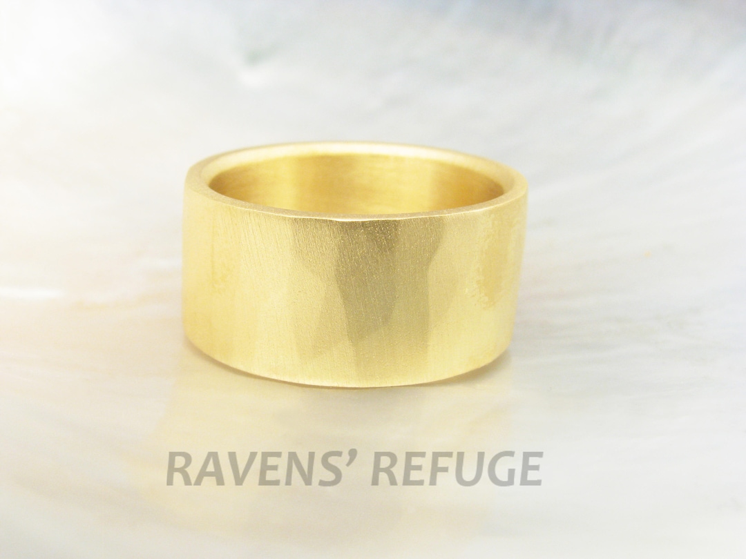 Wide Gold Band -- Hammered 21k Wedding Band -- High Karat Gold Ring - Etsy