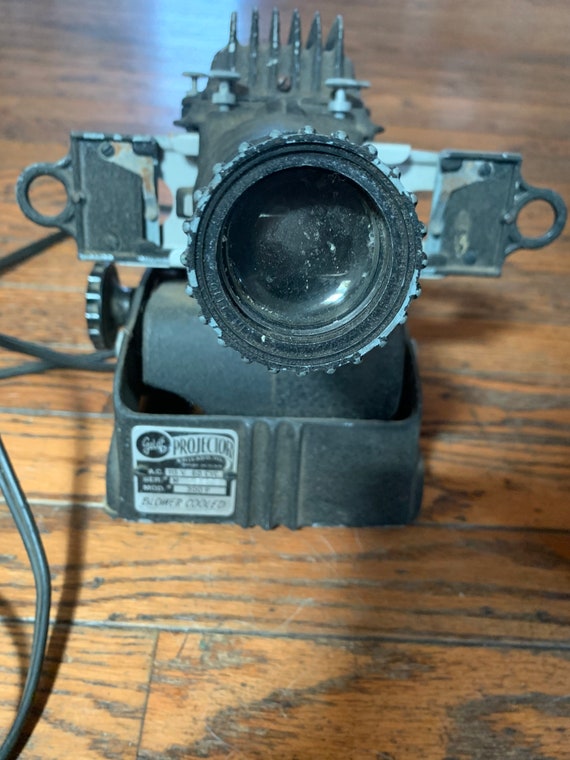 Slide Projector How It Works