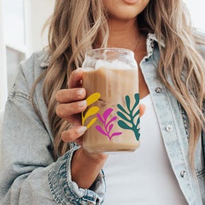 Aesthetic Leaf Sipper Glass - Glass Cup With Lid and Straw, Retro Glass ...