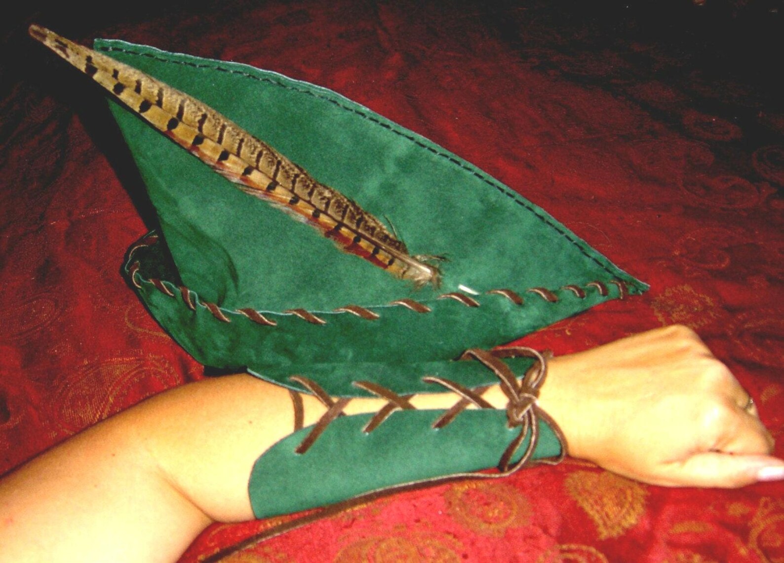 Child's Robin Hood Hat, Wrist Guards - Hunter Green Suede, Chocolate ...
