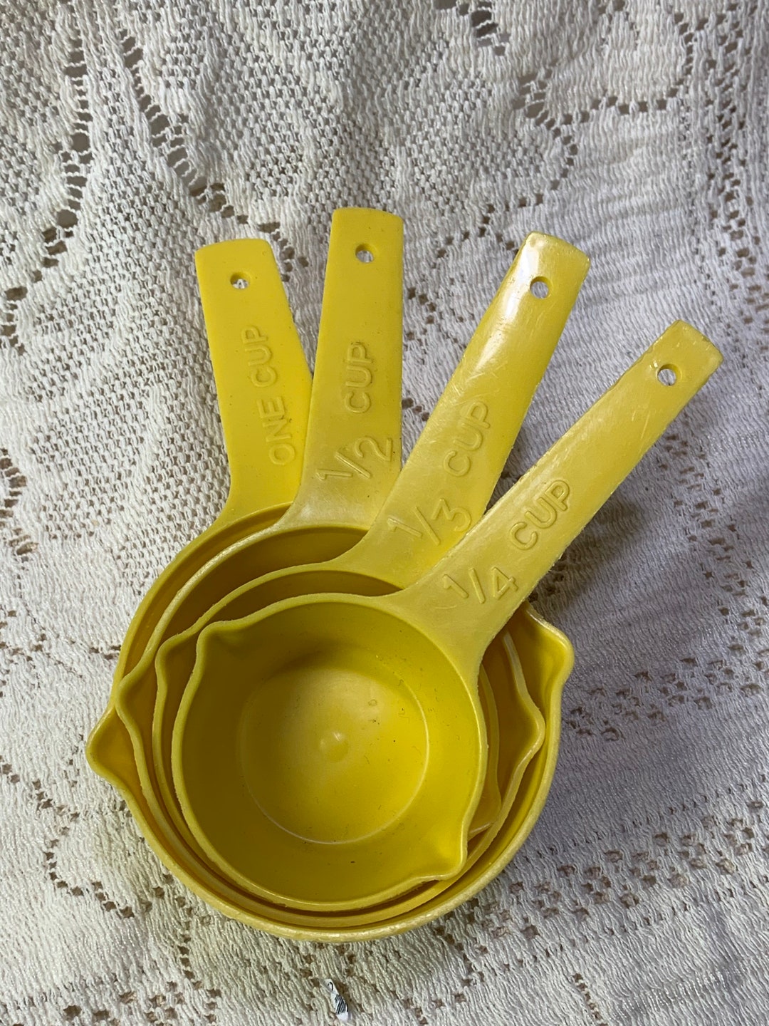 Vintage Luster Ware Measuring Cups, Vintage Measuring Cups, Yellow ...