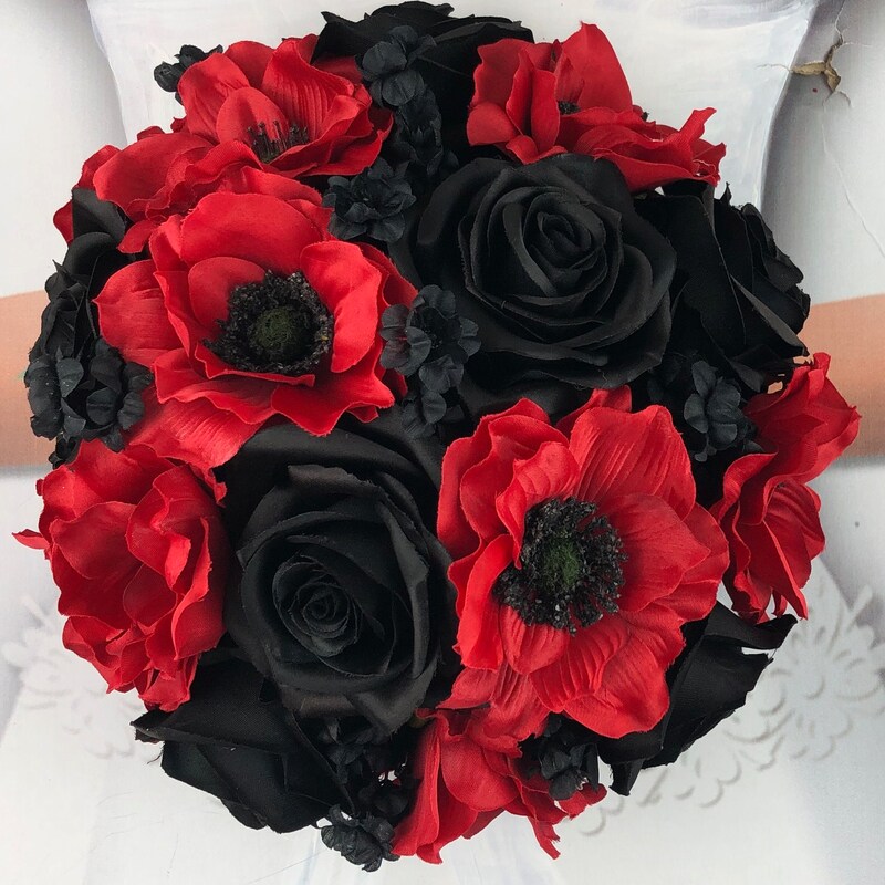 Red Black Bouquet - Etsy