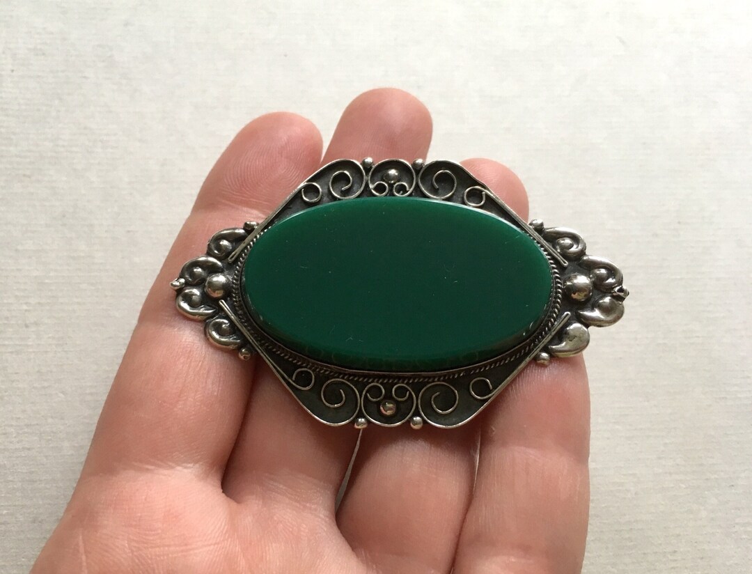 Vintage Large Mexican Oval Green Onyx (?) & Silver Brooch, Marked JGC ...