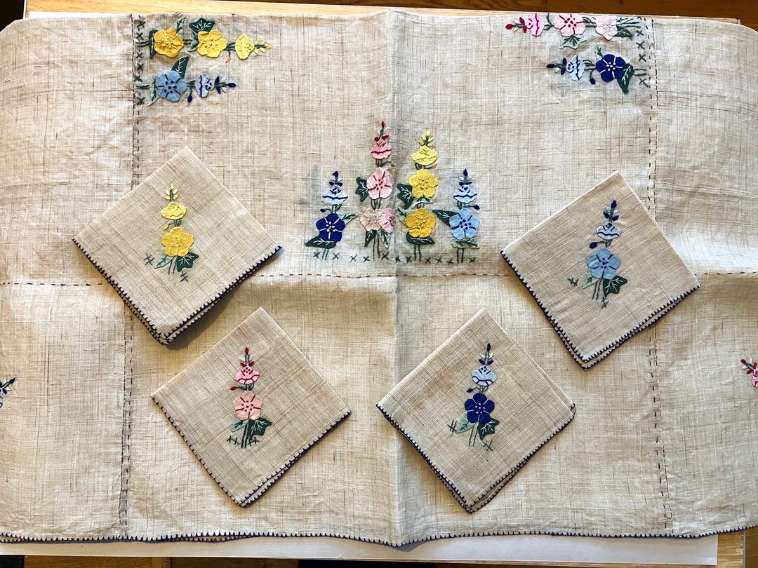 Vintage Abaca Fiber Appliquéd and Embroidered 34" X 35" Tablecloth & 4 ...