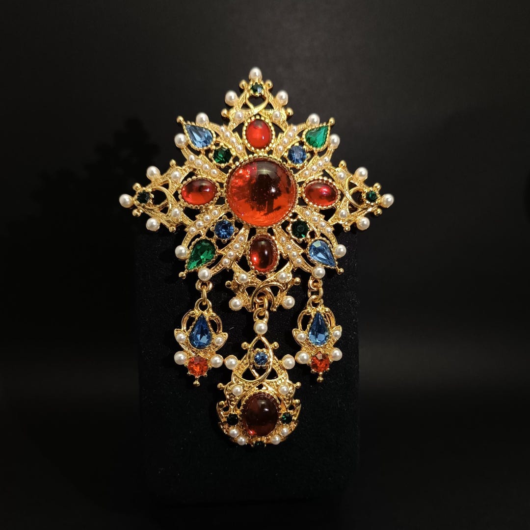 Vintage Style Gold Tone Brooch With Faux Pearls and Colorful Jewels - Etsy
