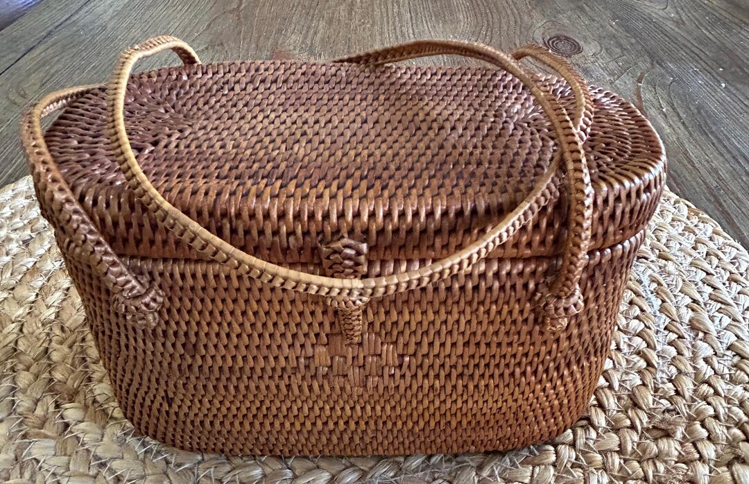 Handwoven Bali Rattan Bag – Vintage Style Wicker Purse With Lid and ...