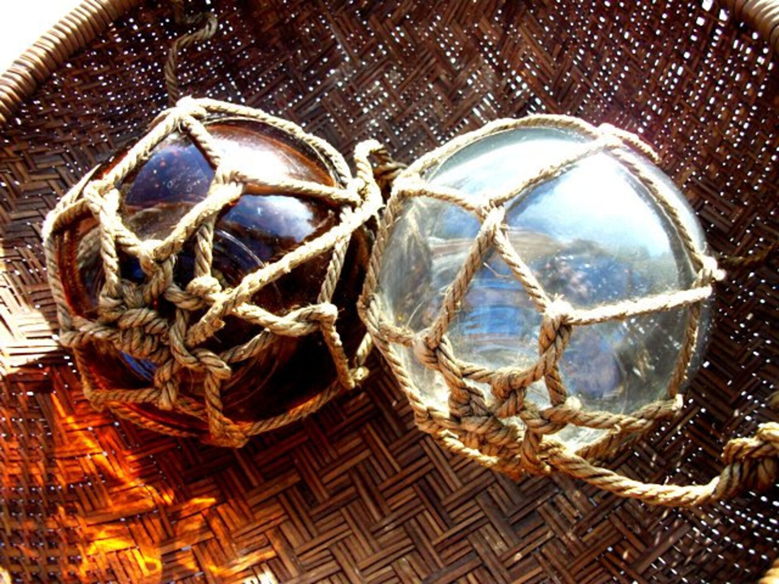 Two Fishing Floats Spheres 4.5 to 4.625 Diameter Netted Glass - Etsy