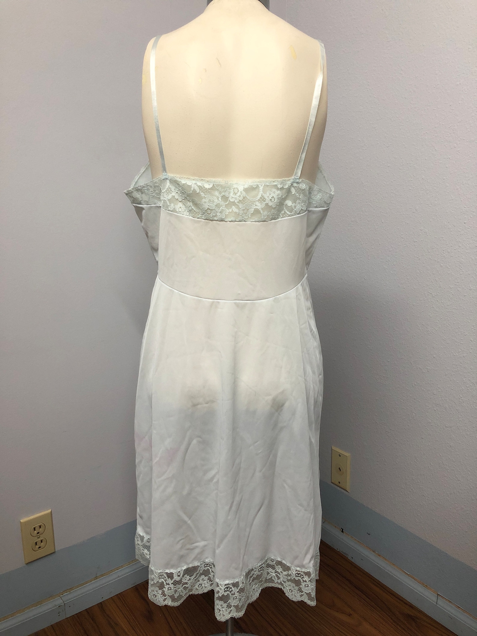 Vanity Fair Light Blue Somewhat Sheer Small Lingerie Slip With 36 Bust ...