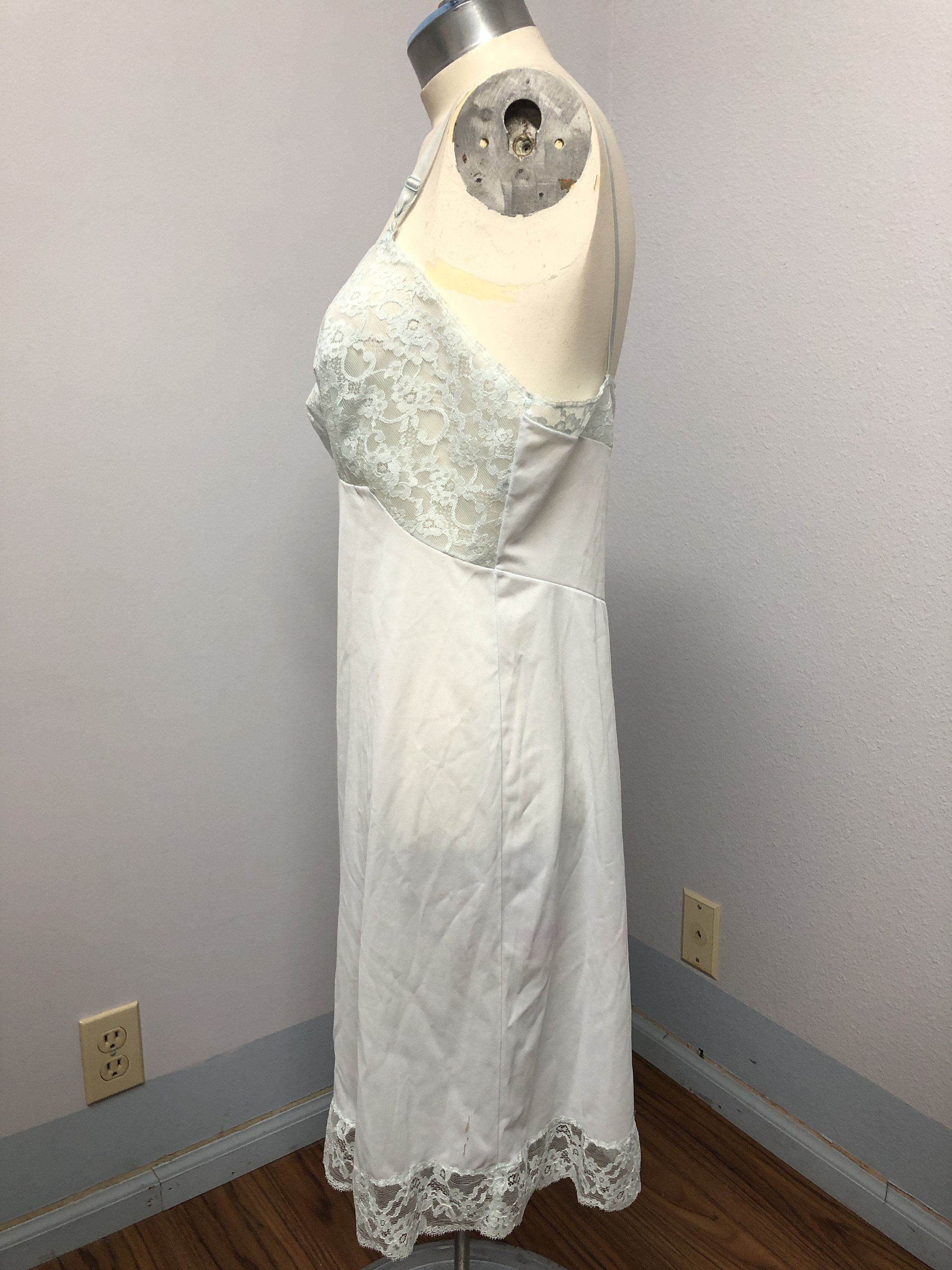 Vanity Fair Light Blue Somewhat Sheer Small Lingerie Slip With 36 Bust ...