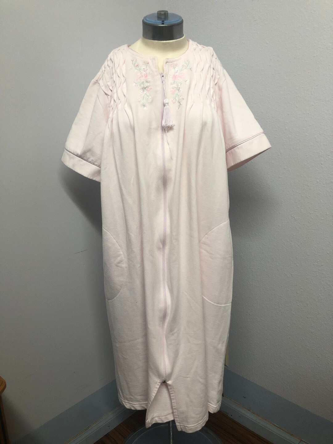Housecoat Morning Coat Light Pink Knee Length Miss Elaine Front Zipper ...