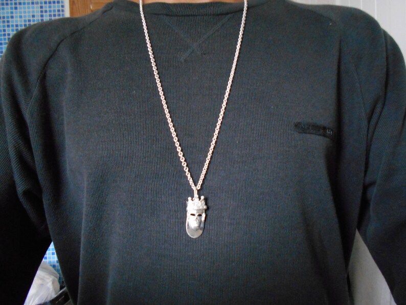 King Pendant & Chain - Etsy