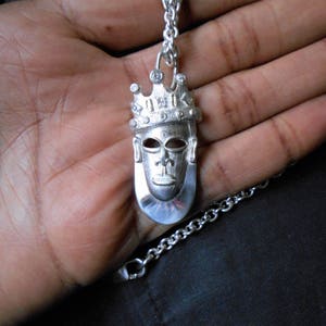 King Pendant & Chain - Etsy