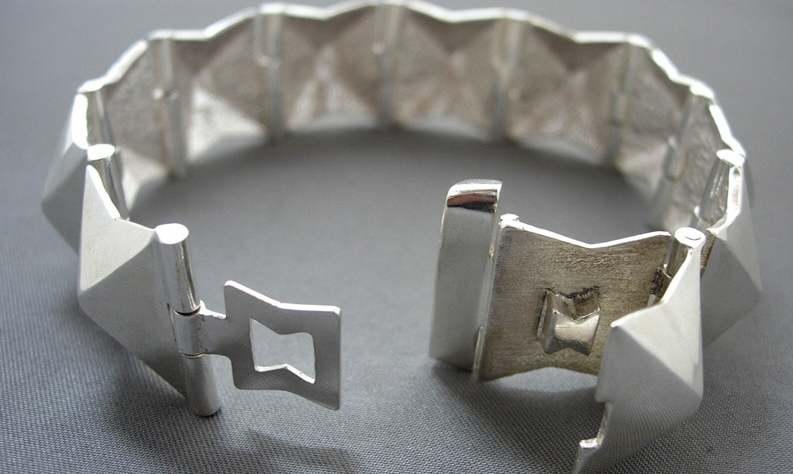 Silver Pyramid Bracelet - Etsy