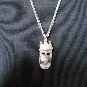 King Pendant & Chain - Etsy
