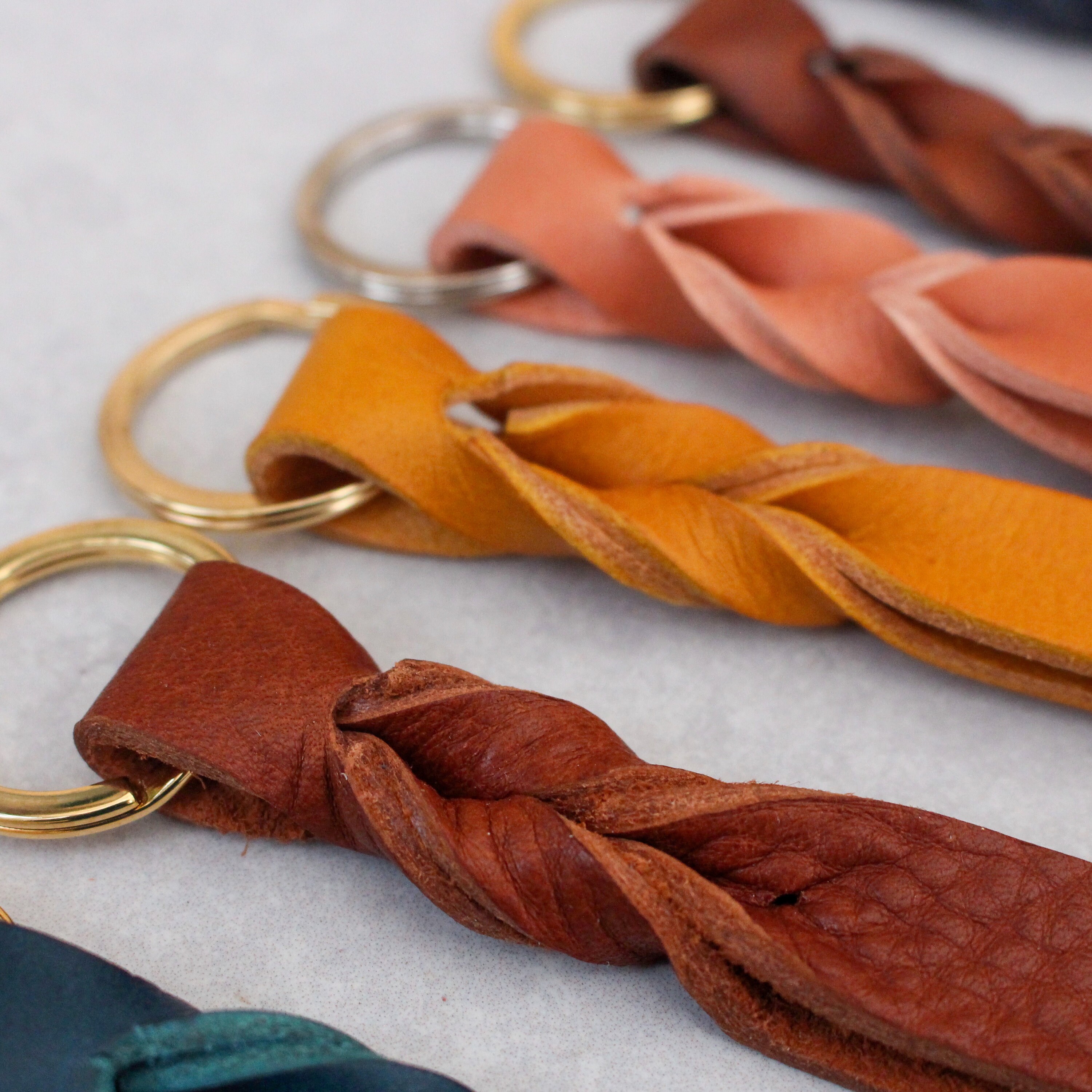 Tan Leather Keyring With Twist Detail - Etsy