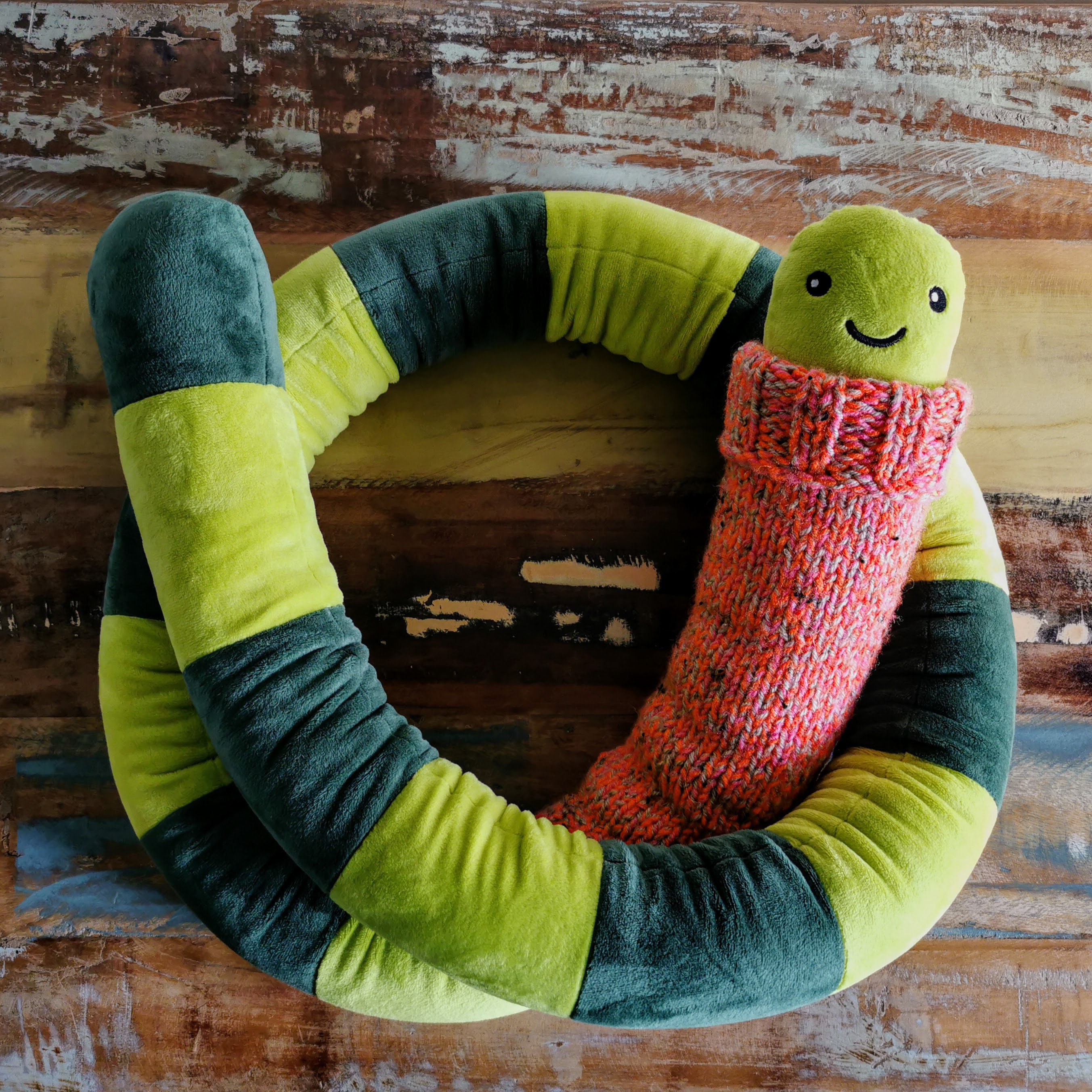 Giant Earthworm Plush, Hand-knitted Turtleneck, Funny Home Decor (200cm ...