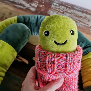 Giant Earthworm Plush, Hand-knitted Turtleneck, Funny Home Decor (200cm ...