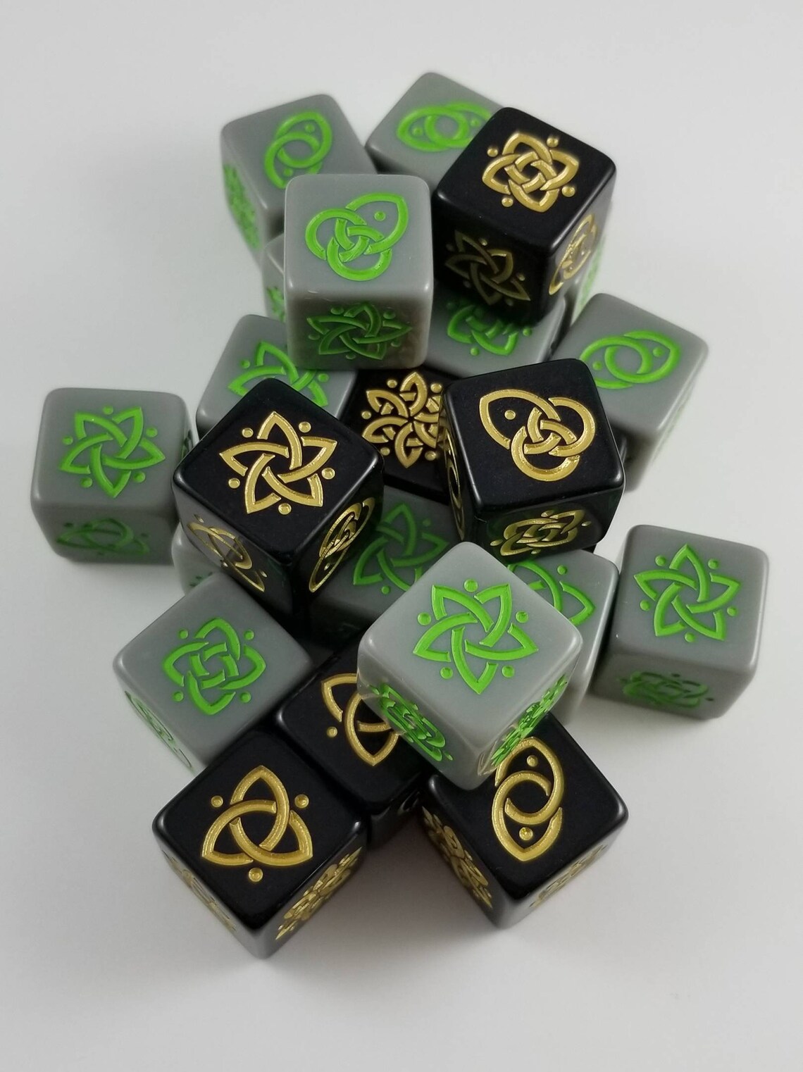 Celtic Dice / Set of 2 / D6 Irish Knot Gaelic | Etsy