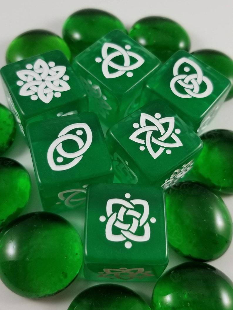 Celtic Dice / Set of 2 / D6 - Irish, Knot, Gaelic - Etsy