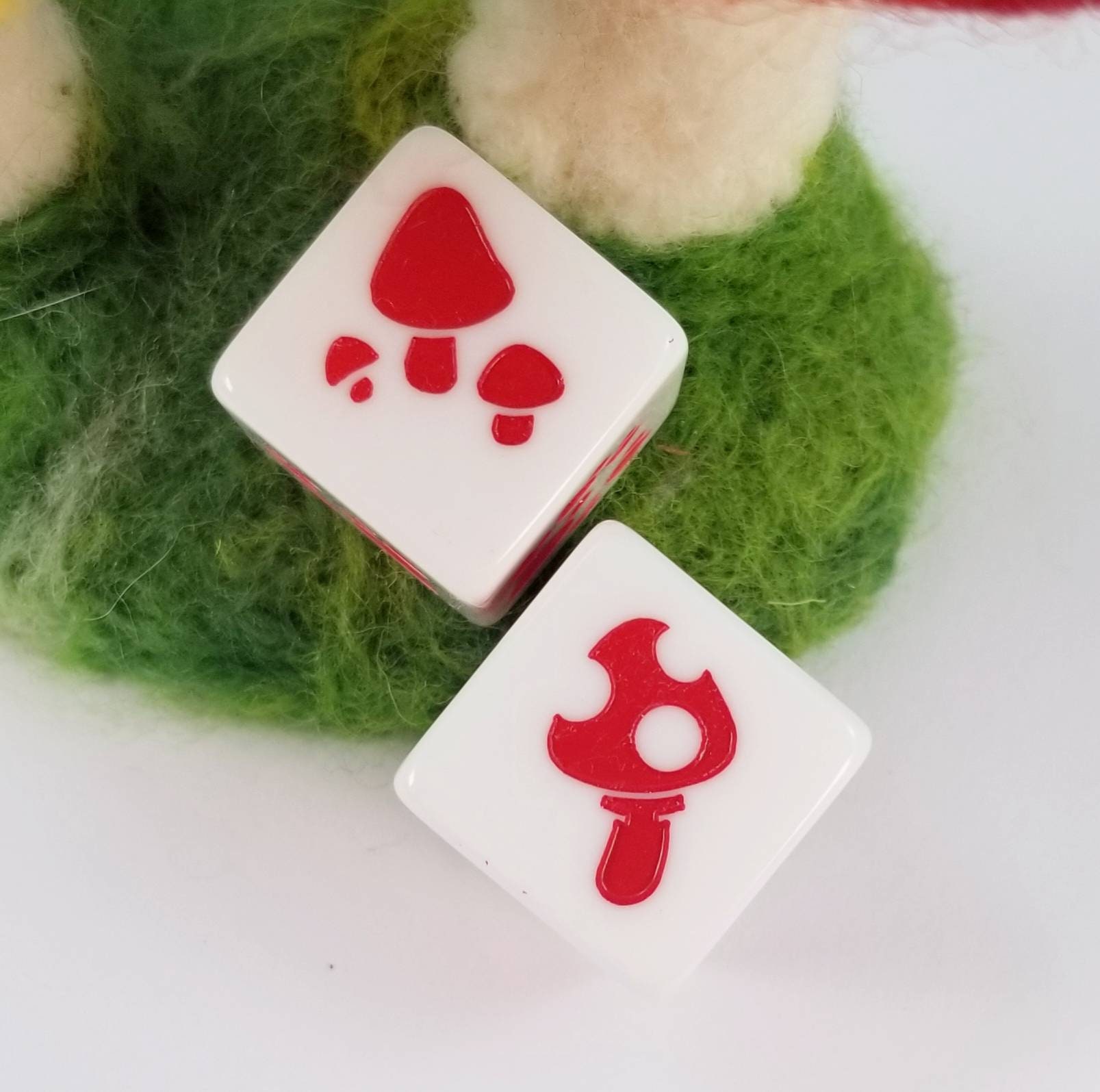 Mushroom Dice / Set of 2 / D6 - RPG, D&D, Mycology - Etsy