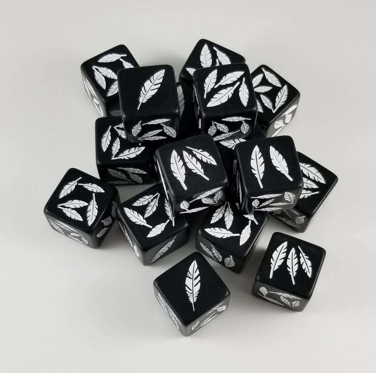 Feather Dice / Set of 2 / D6 Bird / Parrot / Hippie - Etsy