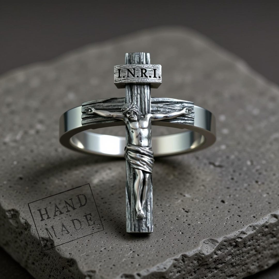 Christian Silver Ring: Wood Texture Crucifix, Jesus Detail - Etsy