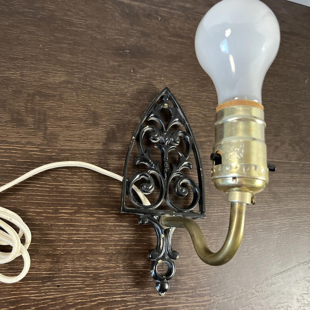 Vintage Cast Metal Wall Mount Lamp Light Fixture - Etsy