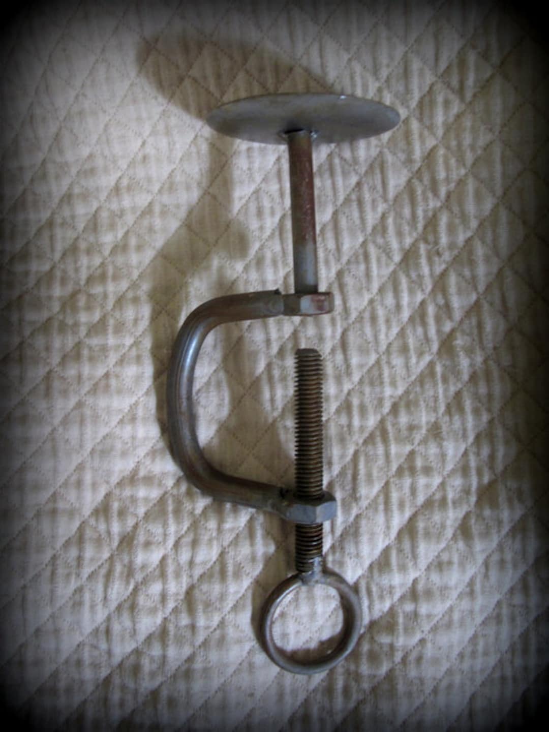 Primitive Metal SEWING CLAMP by Cheswickcompany - Etsy