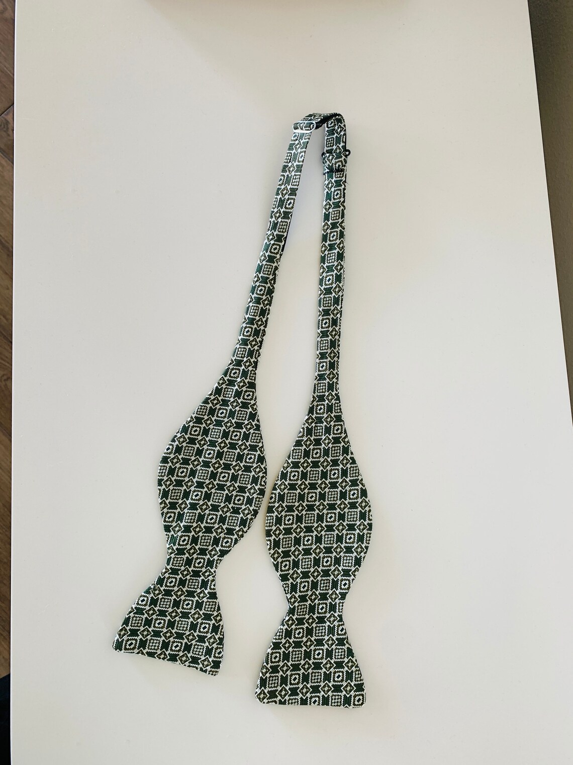 Wembley Unisex Large Batwing Style Bow Tie Green White Self - Etsy