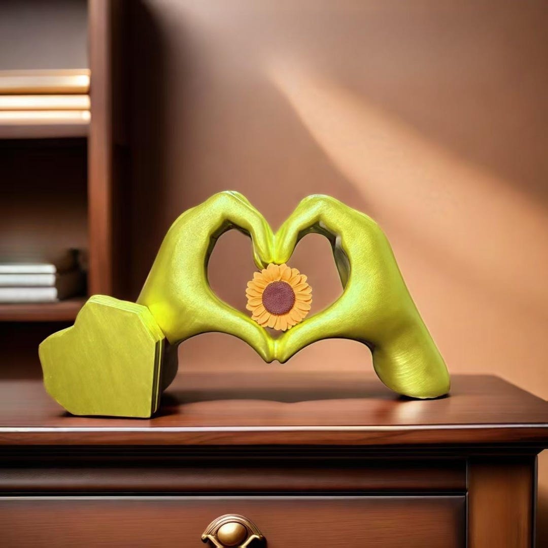 Heart Gesture Sunflower Statue - Love Sculpture,couple Ornament | Mom ...