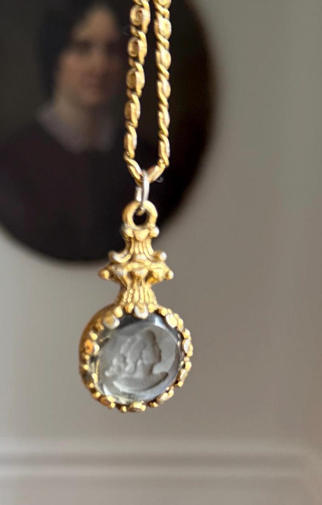 Vintage Goldette Pendant Necklace Glass Intaglio Unsigned Vintage ...