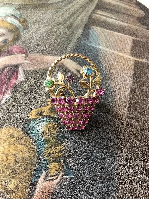 Charming Vintage Figural Basket Brooch Pin Rhinestone… - Gem