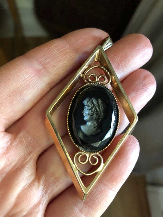 Large vintage glass cameo - Gem