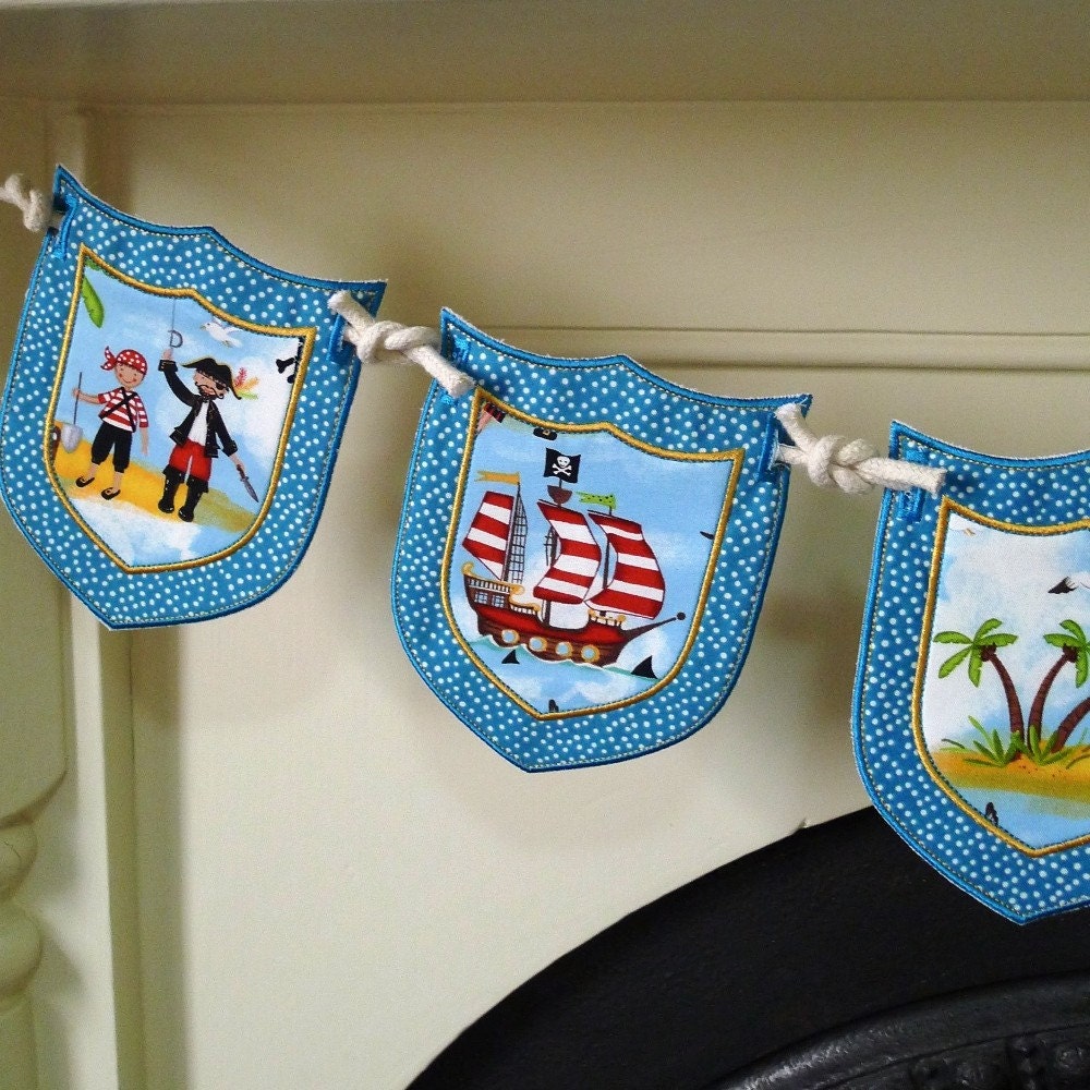 Shield Banner in the Hoop Banners Machine Embroidery Designs - Etsy UK