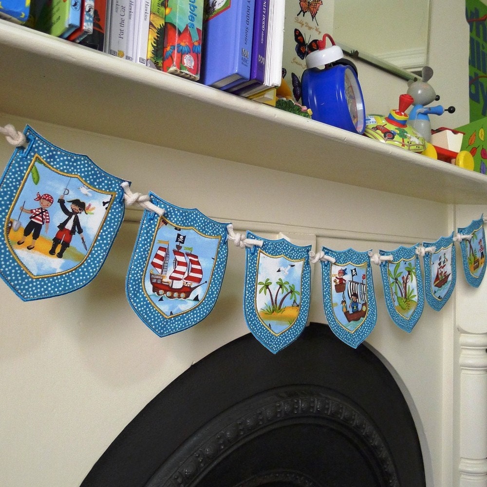 Shield Banner in the Hoop Banners Machine Embroidery Designs - Etsy UK