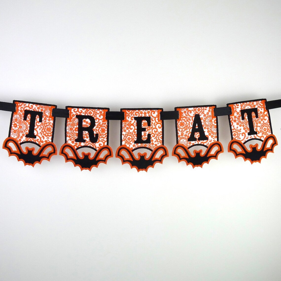 Halloween Bat Banner in the Hoop Banner Project Machine - Etsy