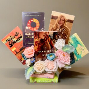 Book Bouquet: Literary Gift With Floral Accents - Etsy