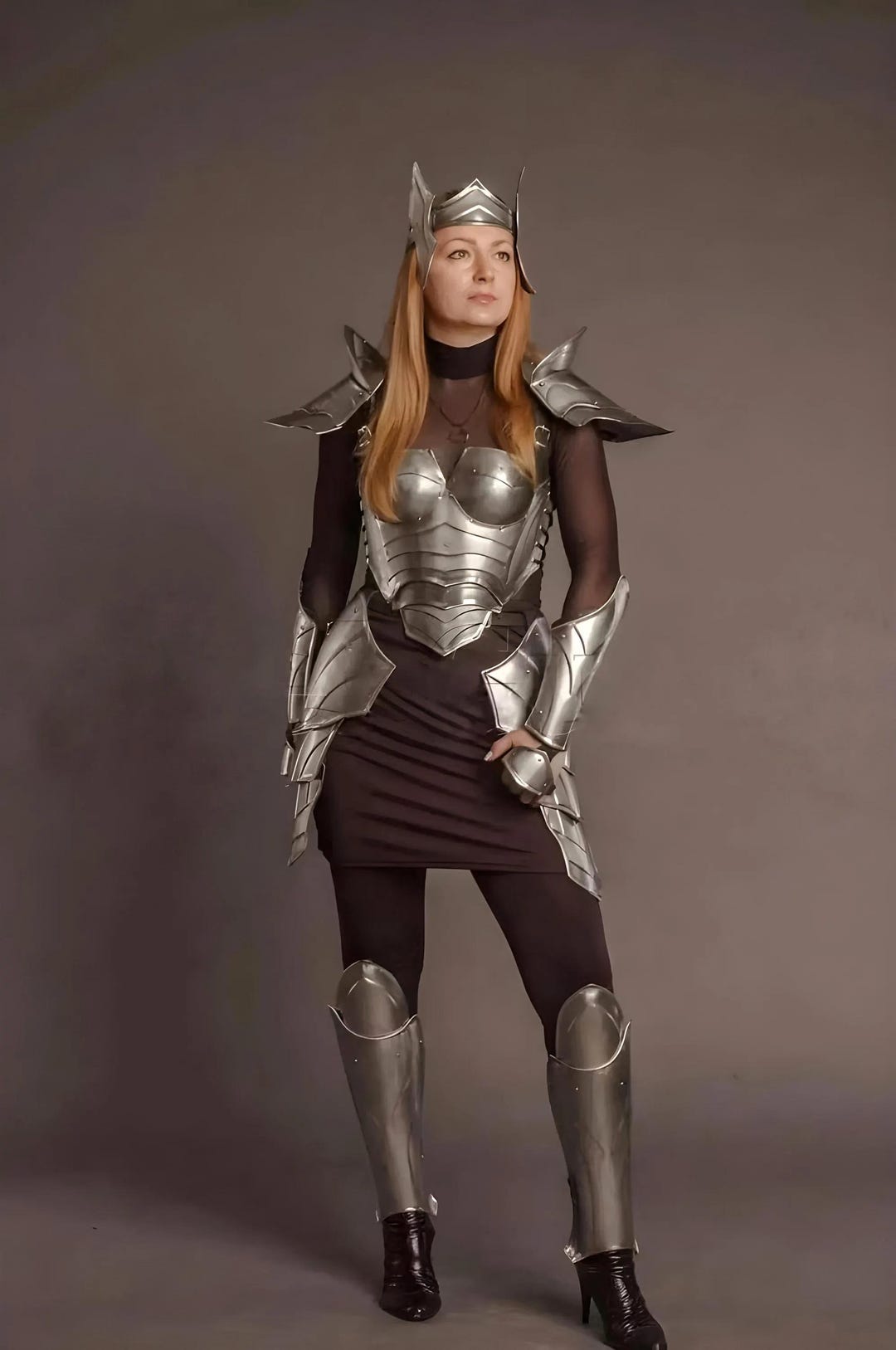 Queen of the War" Polished Steel Medieval Lady Armor Suit- Female Armor ...
