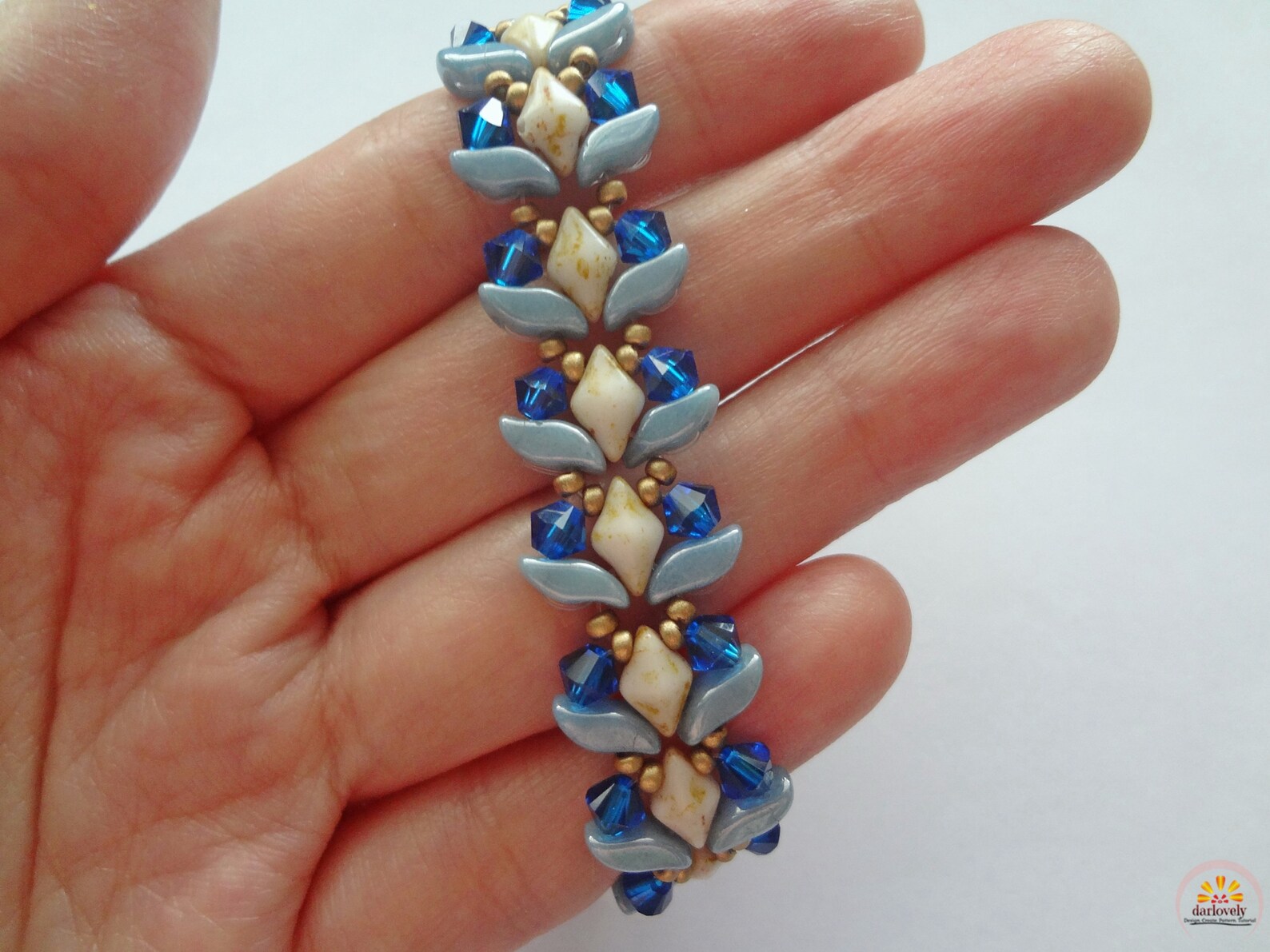 Beaded DIY Bracelet Pattern Tutorial - Golden Blue Blossom Bracelet ...