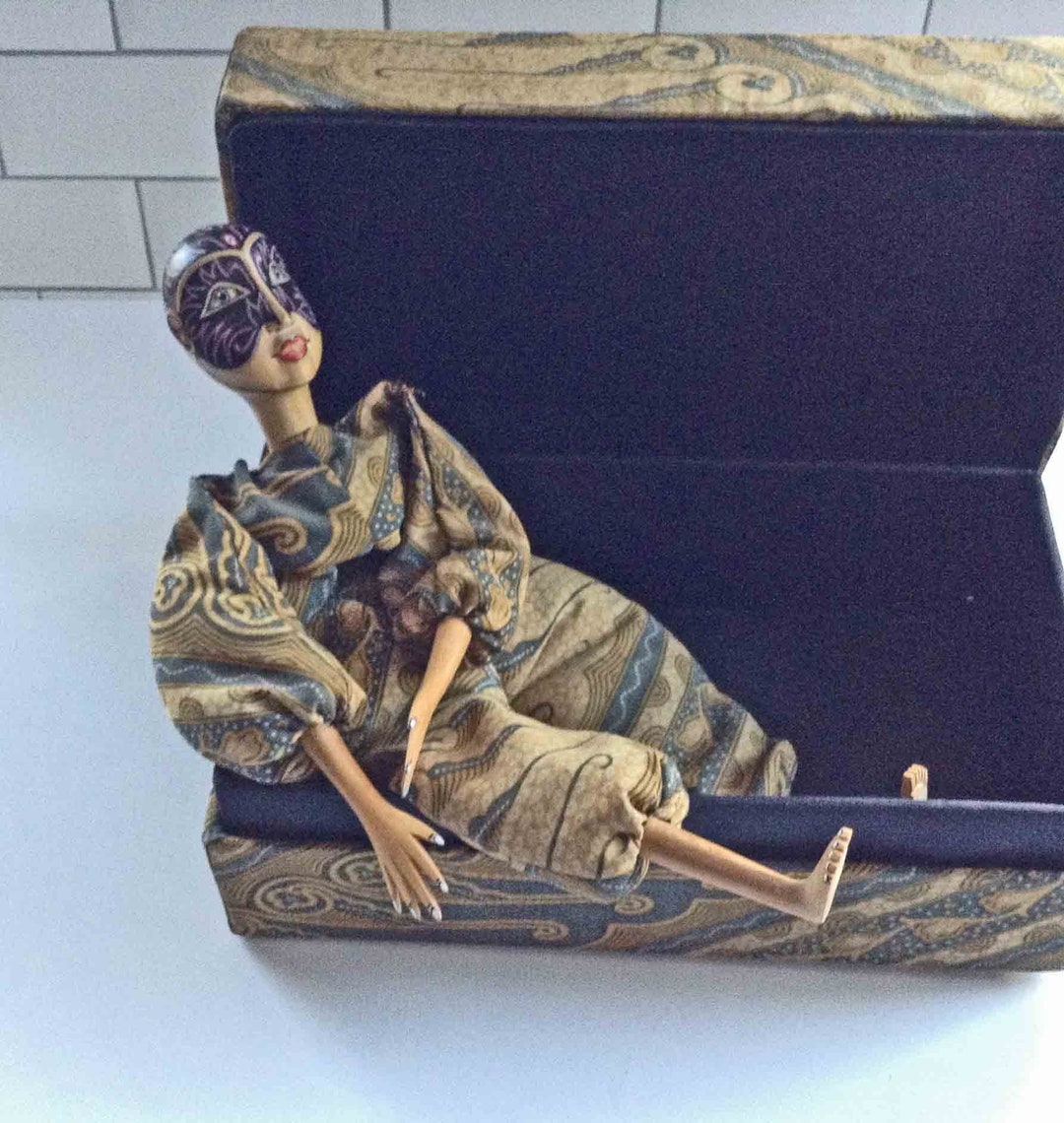 Boneka Indonesia Doll Carved Painted Wood Tattooed Face Boneka Matching ...