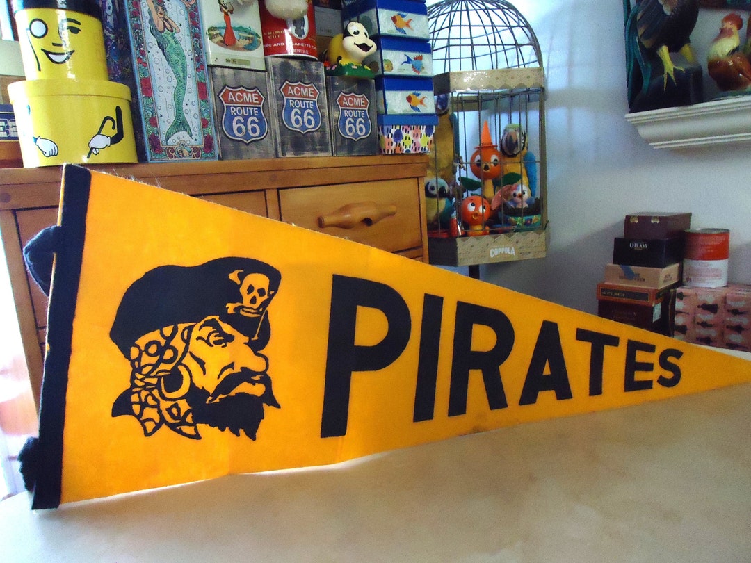 PIRATES PENNANT, Vintage, Felt Pennant, School Sports Team, Great ...