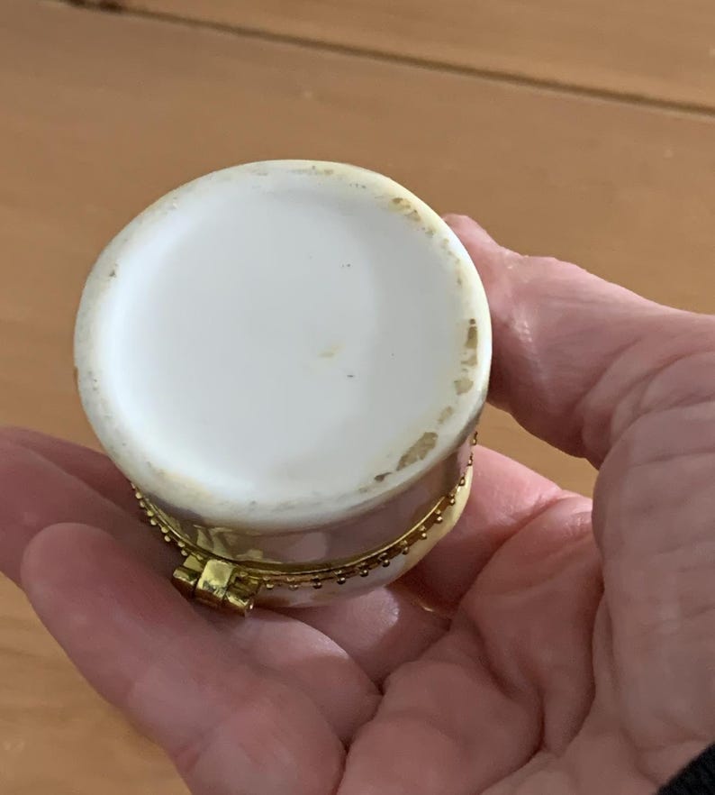 Hand-painted Porcelain Gift Box Trinket or Pill Box – Hinged With Bow ...