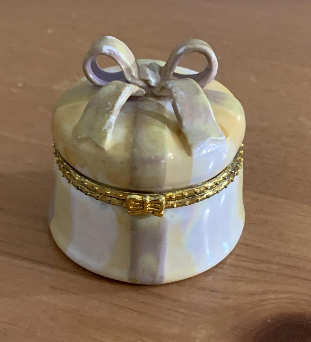 Hand-painted Porcelain Gift Box Trinket or Pill Box – Hinged With Bow ...