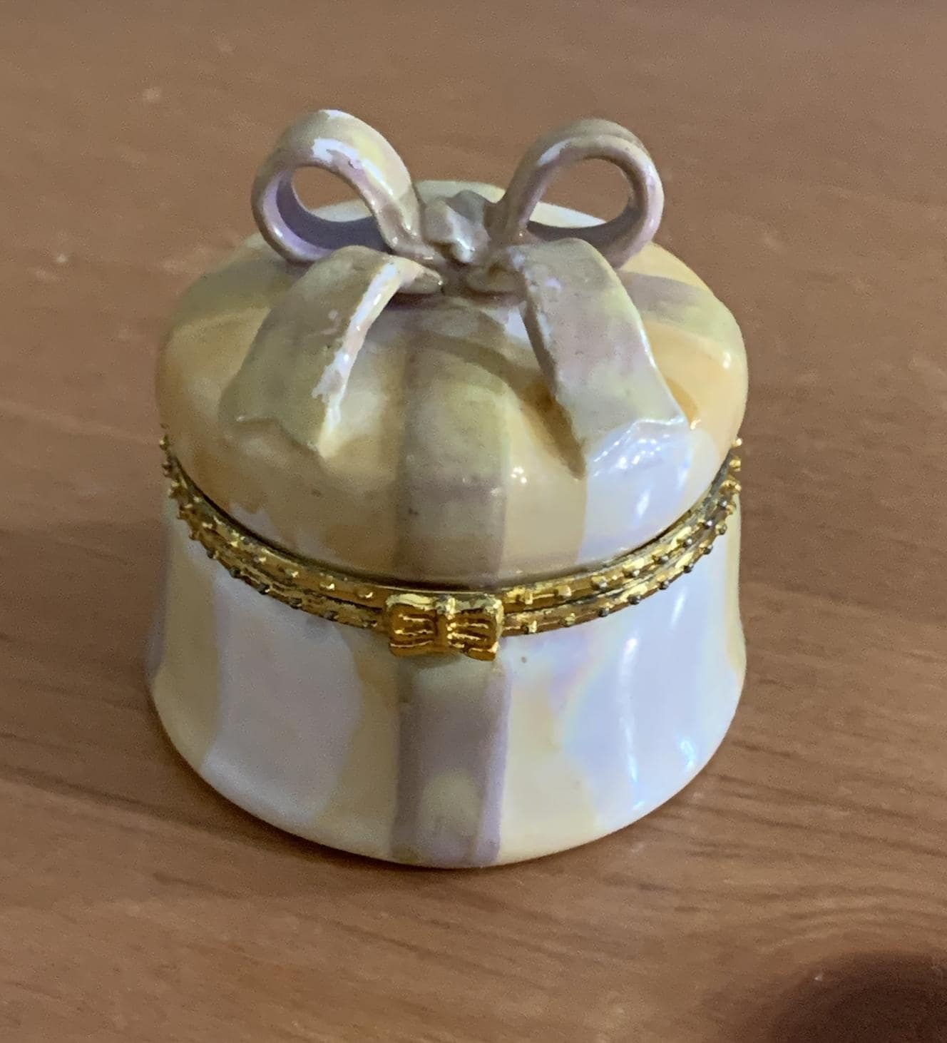 Hand-painted Porcelain Gift Box Trinket or Pill Box – Hinged With Bow ...