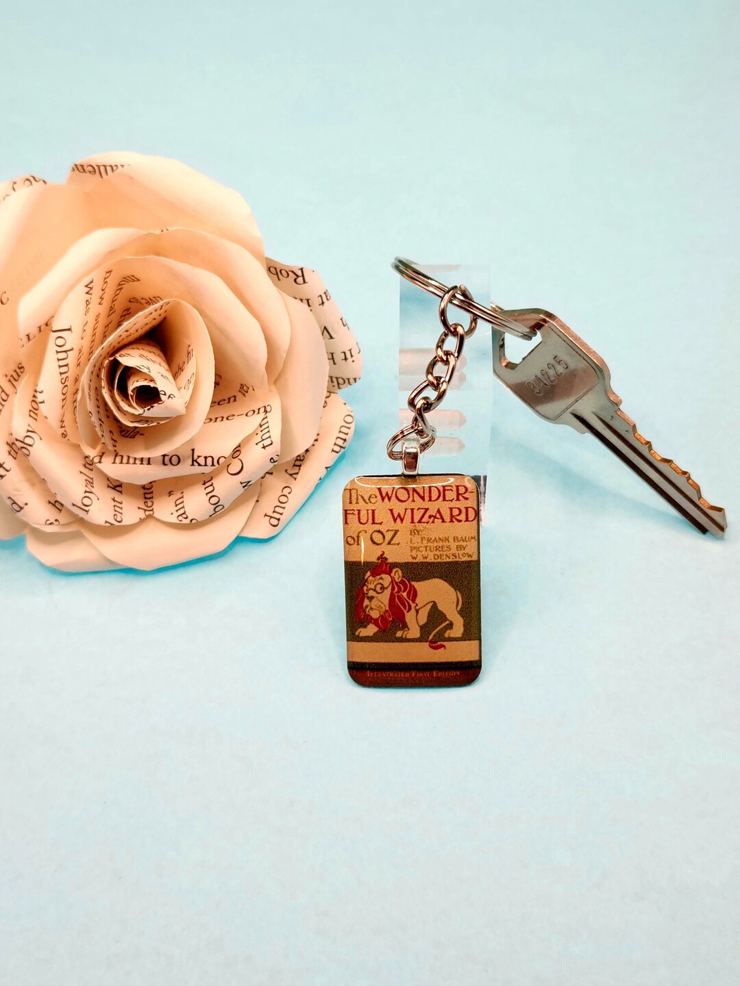 Wonderful Wizard of Oz Key Ring Has Handcrafted Resin Vintage Book ...