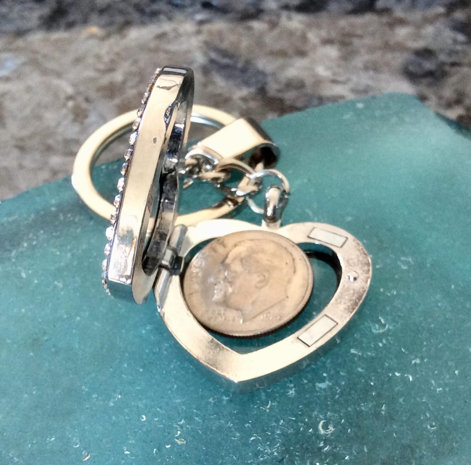Magnetic Heart Shaped Glass Memory Locket Keychain, 35mm X 35mm ...