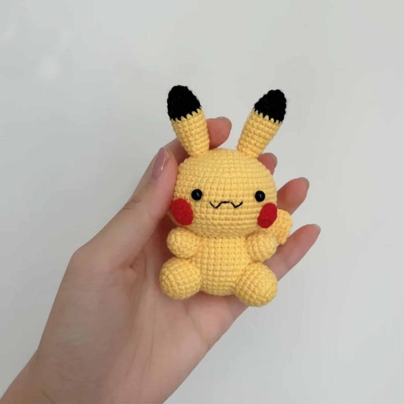 Pika Mouse Amigurumi Crochet Pattern | Keychain Crochet Pattern ...